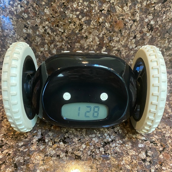 Nanda LLC | Other | Clocky Original Heavy Sleeper Alarm Clock Black ...